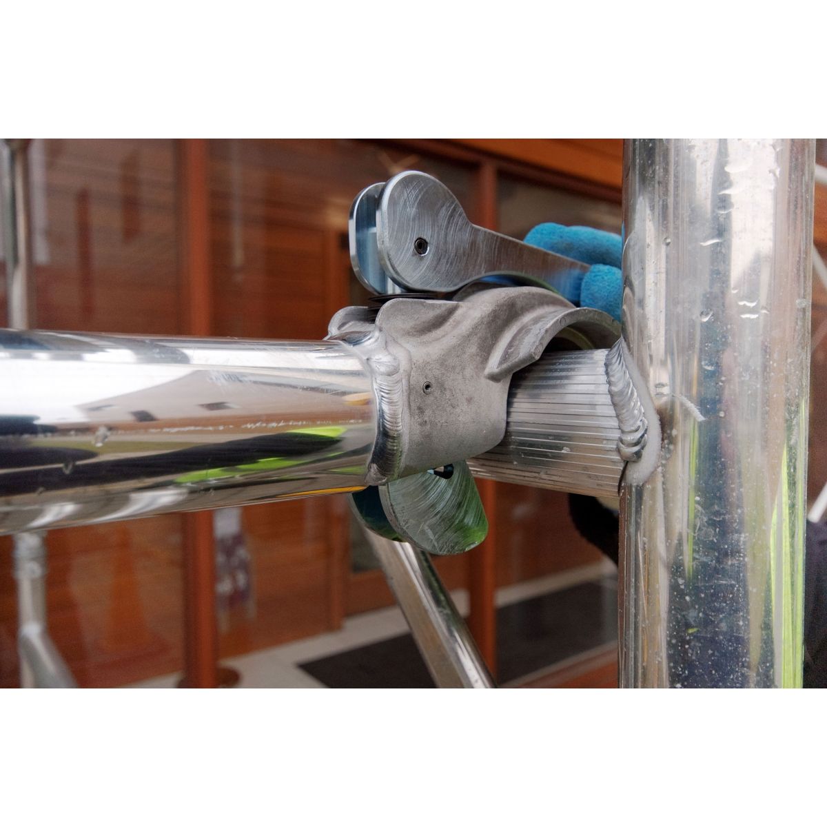 Boss Clima Camlock AGR Tower 0.85m x 2.5m - 11.7m Working Height (6410 ...