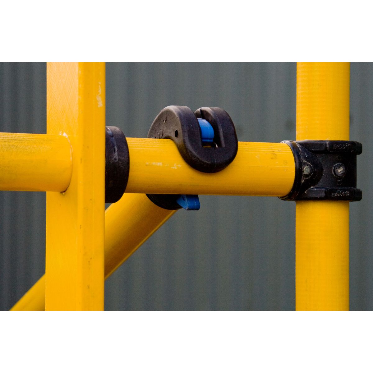 BoSS Zone 1 GRP Tower 0.85m x 1.8m - 6.2m Working Height (30558500 ...